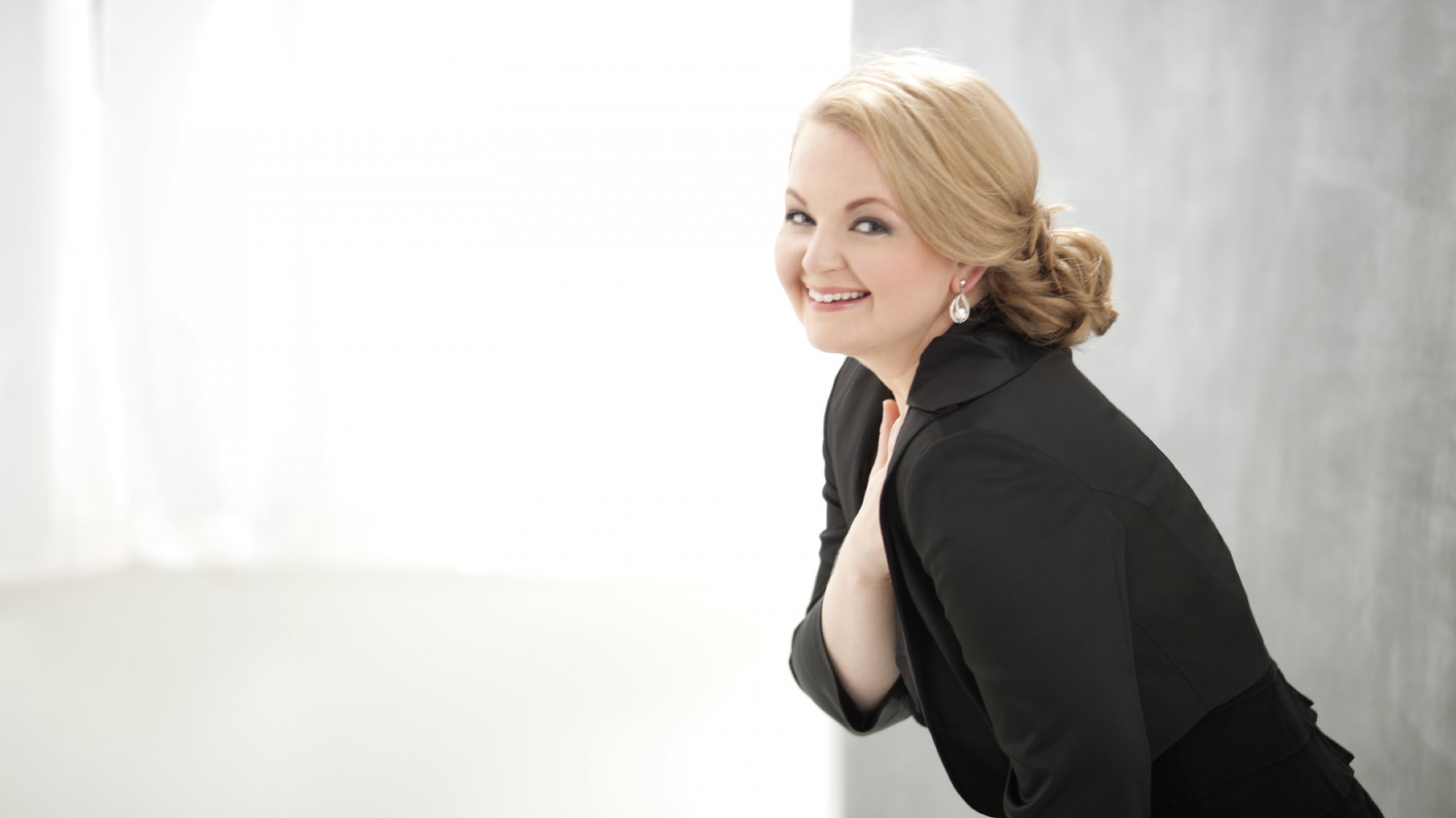 Elizabeth DeShong and Laura Wilde sing Hänsel and Gretel at EIF ...