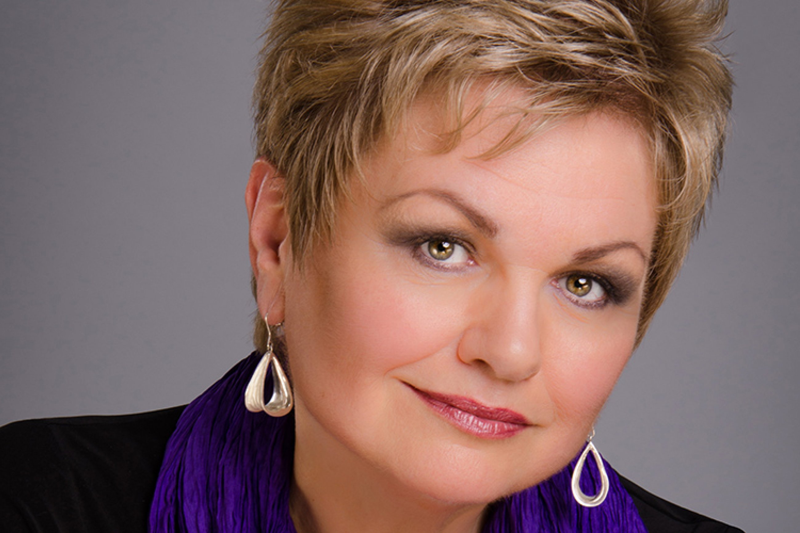 Susan Bullock joins the BBC Philharmonic Orchestra for Schoenberg ...