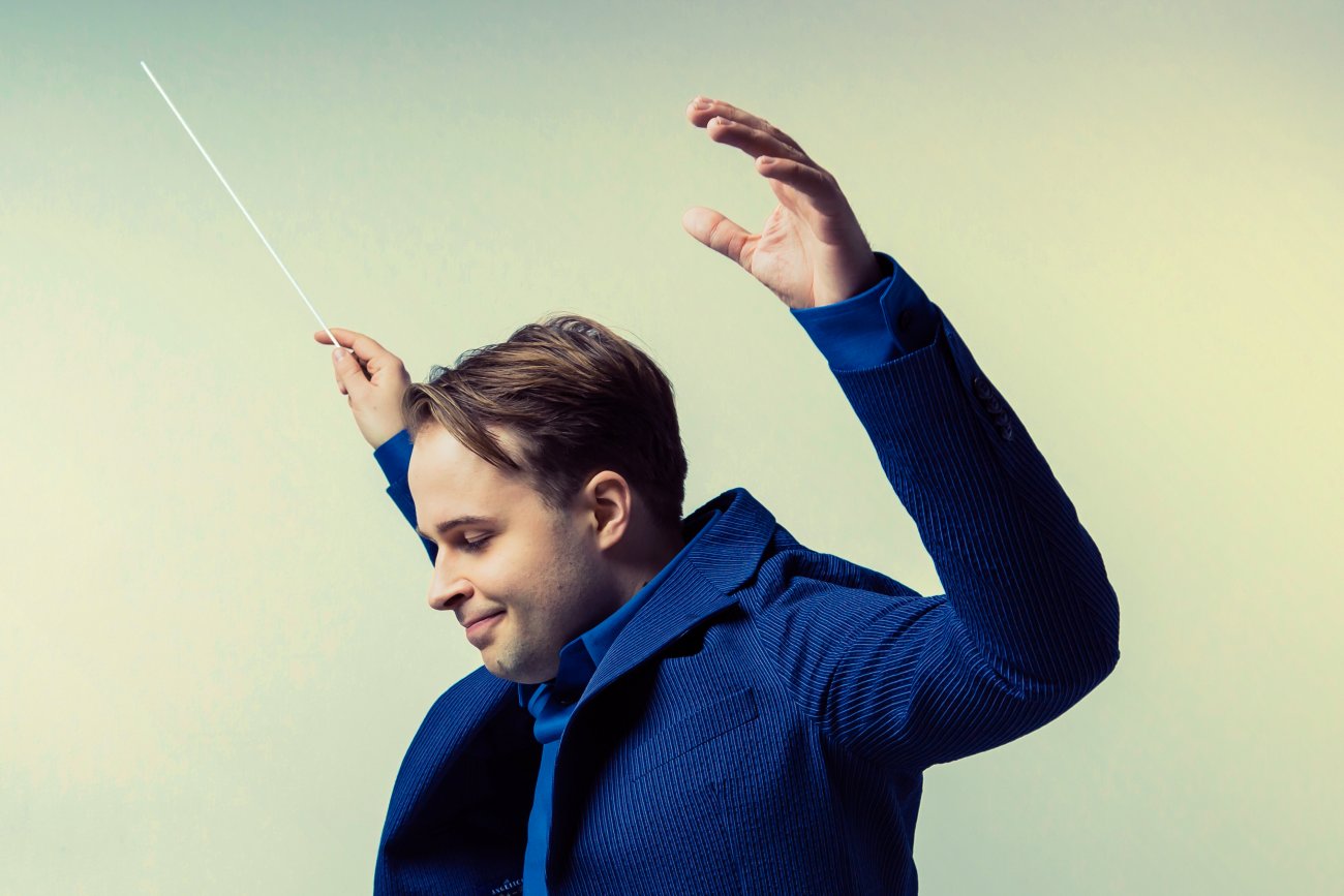 Taavi Oramo makes his debut with the Transylvania State Philharmonic ...