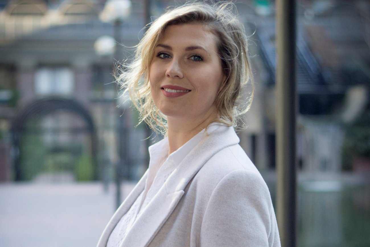 Alexandra Lowe makes her debut in Schoenberg’s melodrama Pierrot ...