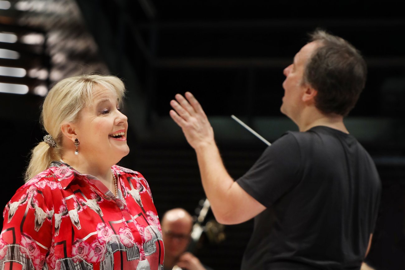 ANU KOMSI PERFORMS WITH TAPIOLA SINFONIETTA UNDER SAKARI ORAMO ...