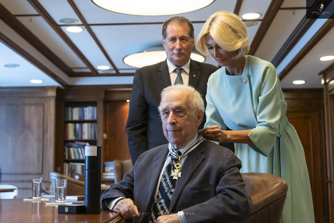 Lawrence Foster awarded Romanian National Order of Merit | HarrisonParrott