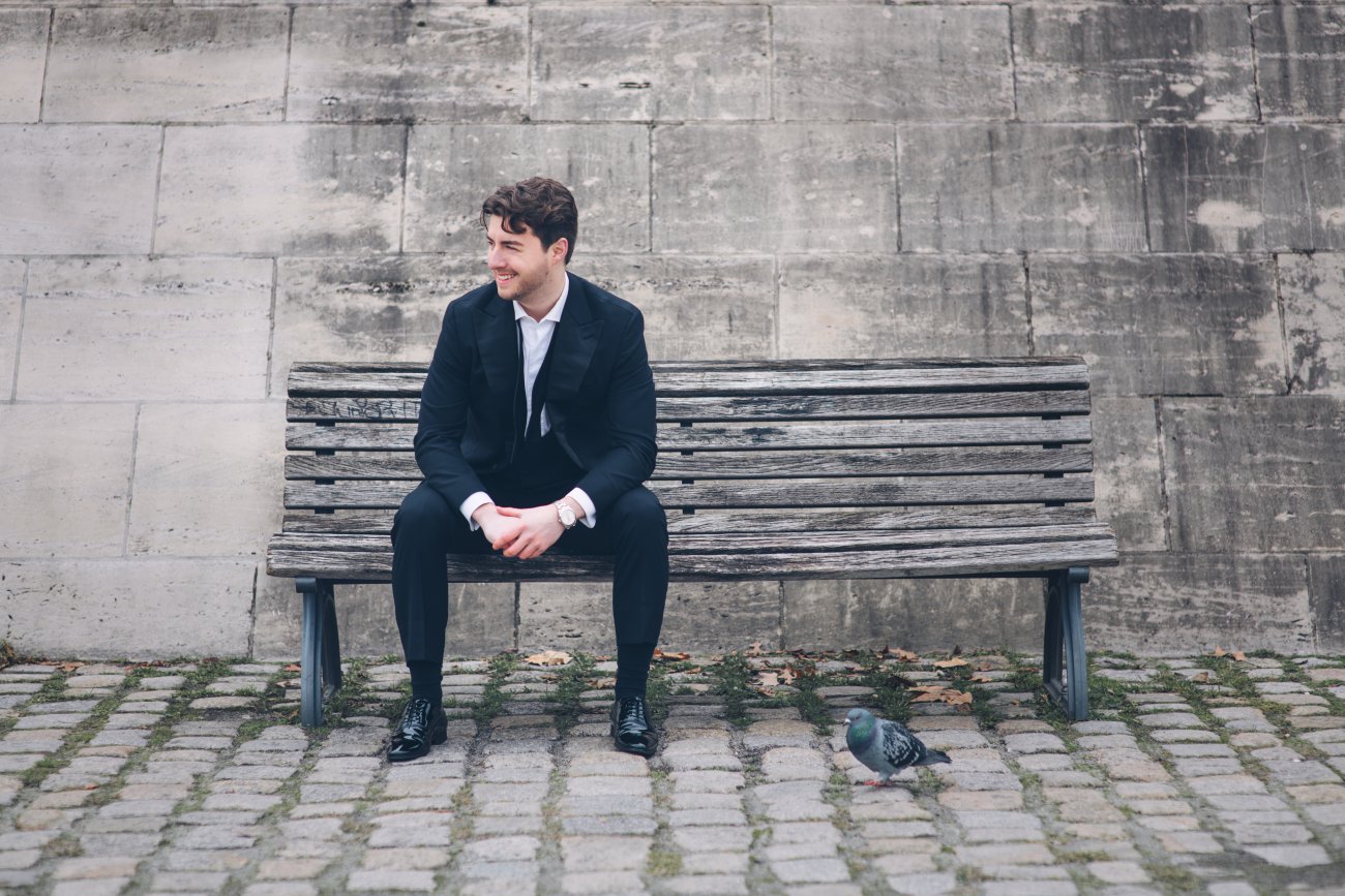 Tenor Josh Lovell signs with HarrisonParrott VOICE for worldwide ...