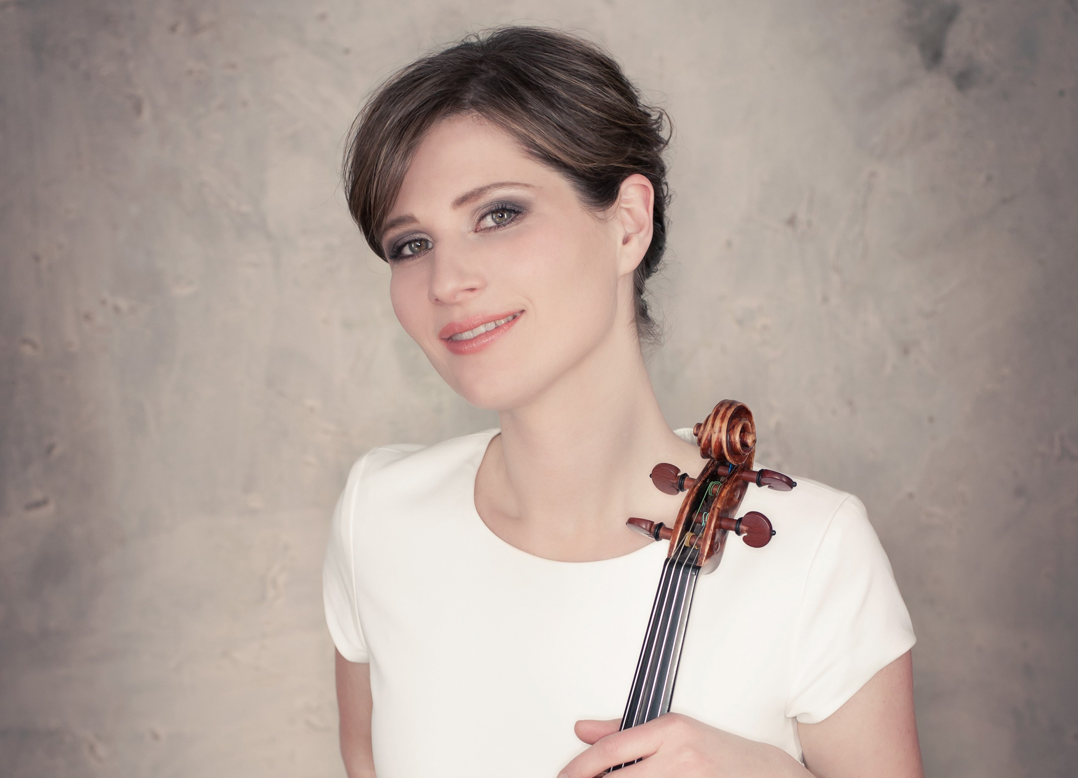 Lisa Batiashvili performs with The Philadelphia Orchestra at Carnegie ...