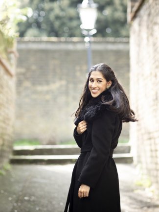 Pianist Mishka Rushdie Momen signs with HarrisonParrott for Worldwide ...