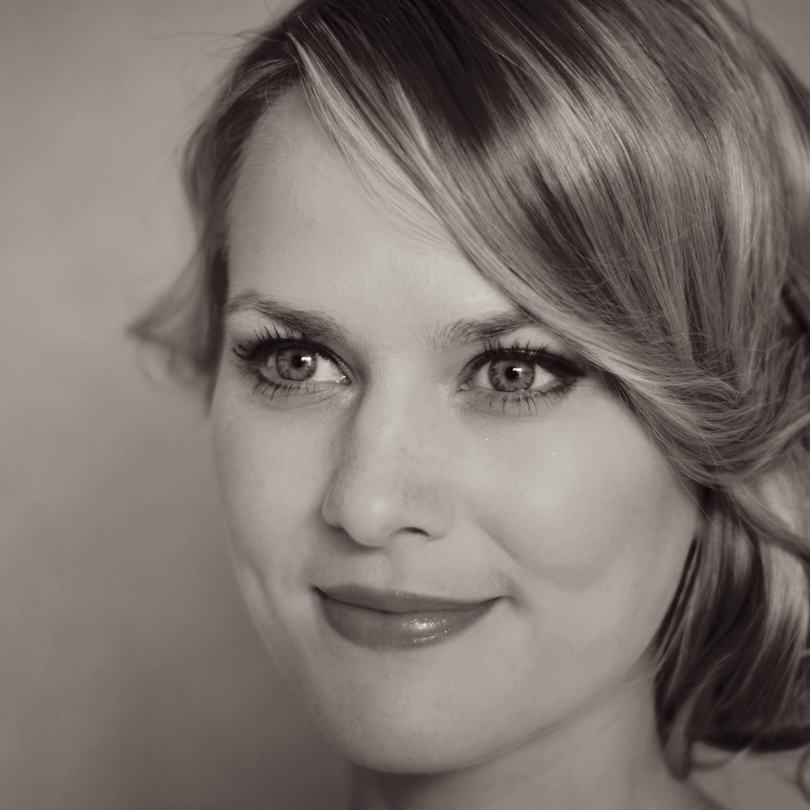 Mari Eriksmoen performs Schumann with Orchestre De Paris and Daniel ...